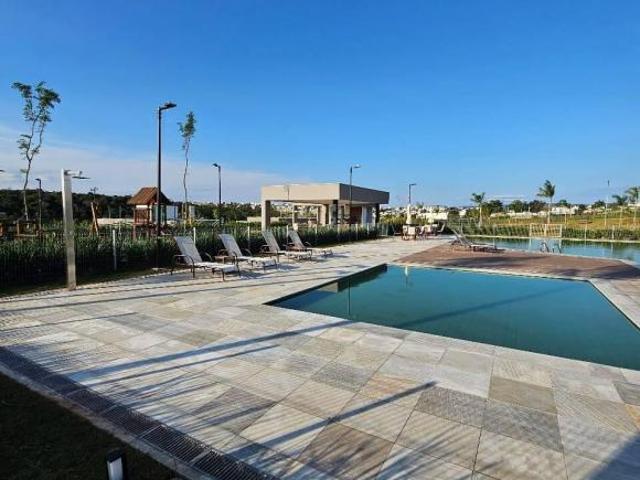 Terreno com 300 m² à venda Condomínio Terras Alpha