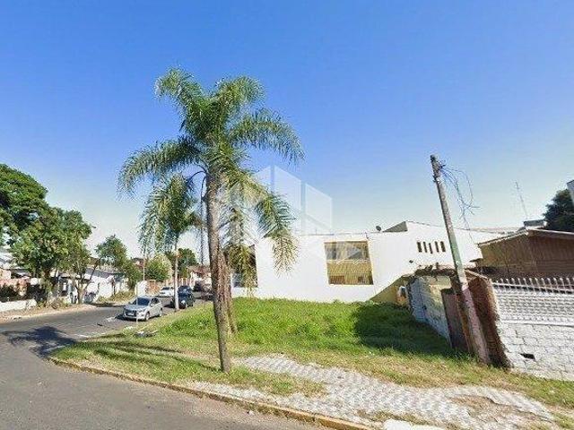 Terreno com 300 m² de esquina a 100 metros da Av Boqueirão