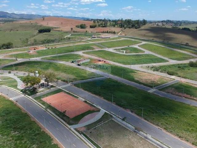 Terreno com 315 m² à venda no Condomínio Borda do Lago, Caçapava
