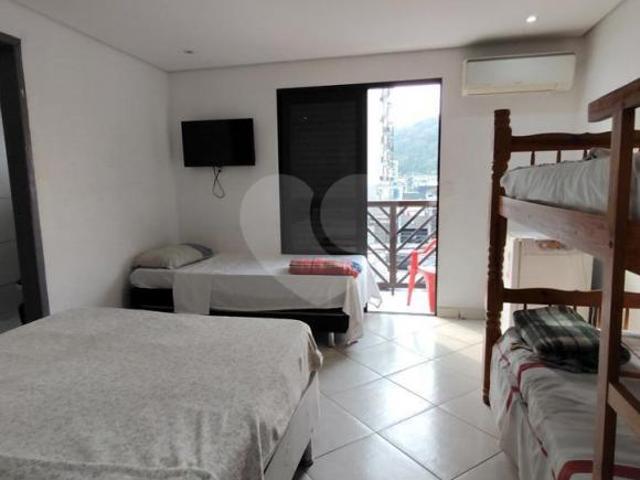 Terreno com 31 quartos à venda em Enseada SP