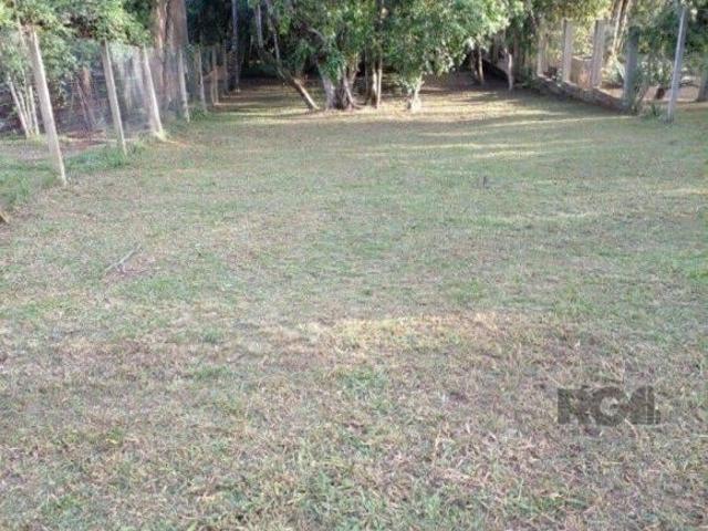 Terreno com 332m² no Condomínio Cantegrill Fase I I