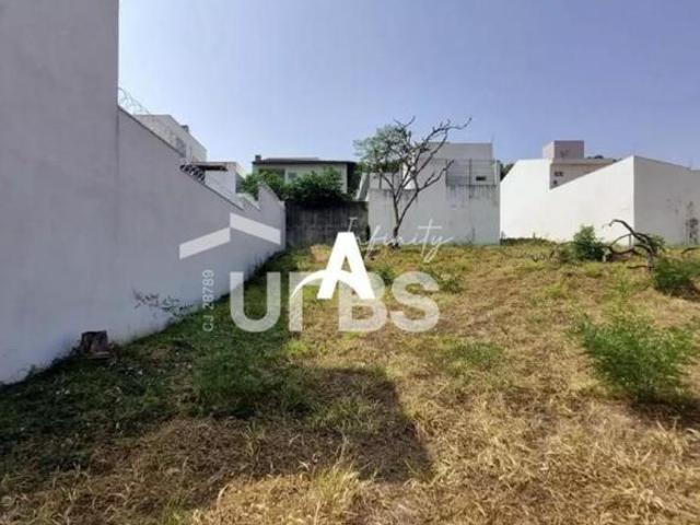 Terreno com 360m² à venda no Vigilato Pereira