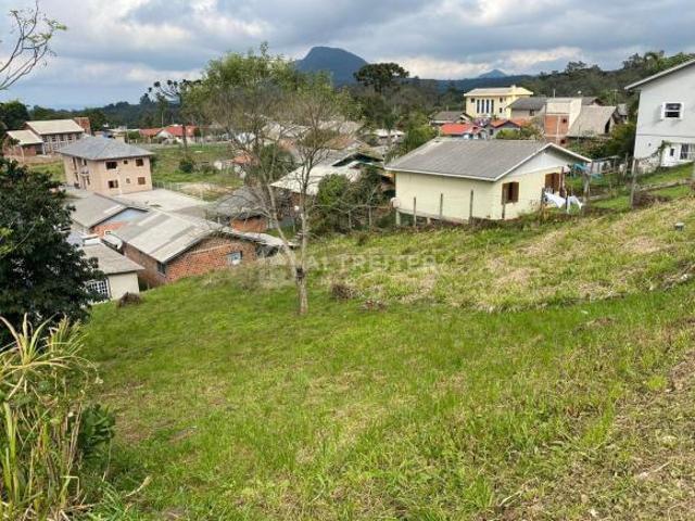 TERRENO COM 360M² VALE DAS MONTANHAS