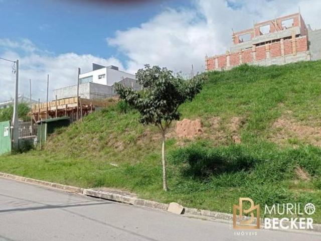 Terreno com 378m2 com projeto aprovado no Condomínio Verana