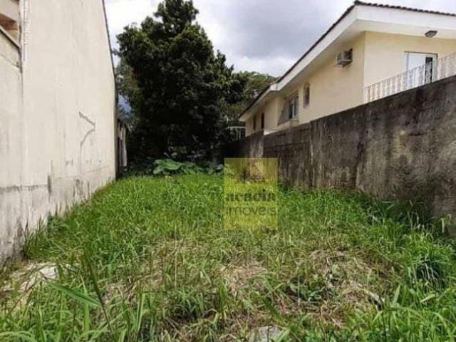 TERRENO COM 389 M²