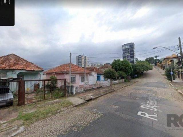 Terreno com 3 casas, no bairro Cristo Redentor, em Porto Alegre, RS