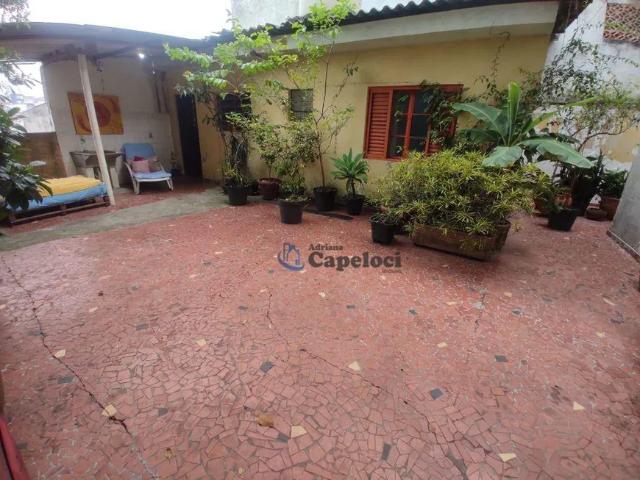 Terreno com 3 casas assobradadas, na vila miriam