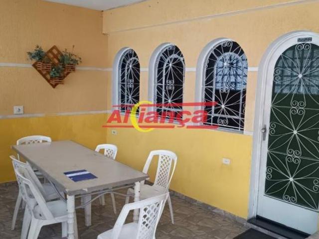 TERRENO COM 3 CASAS