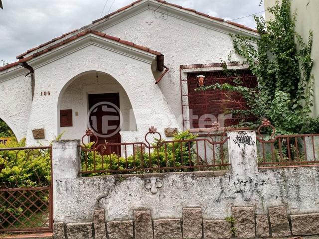 Terreno com 3 dormitórios em Porto Alegre