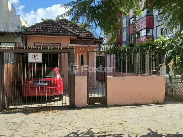 Terreno com 3 dormitórios em Porto Alegre