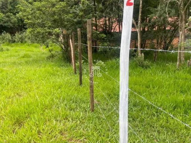 TERRENO COM 3.655M² PEQUENO DECLIVE BOM PARA PEQUENOS CONDOMINIOS DE CASAS NO BAIRRO CAXAMBU JUNDI
