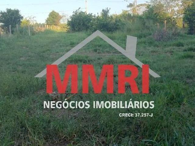 Terreno com tanque nos fundos à venda em Capela do Alto, com 1.825,27 m² de área!