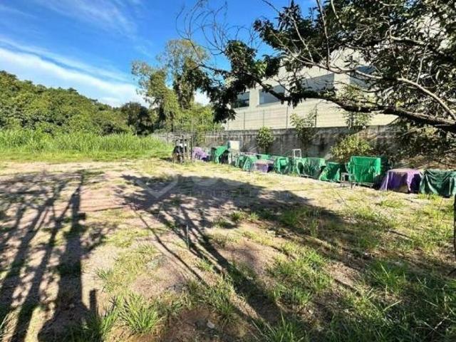 Terreno com terraplanagem pronta, 1.425m livre para construir em Vinhedo