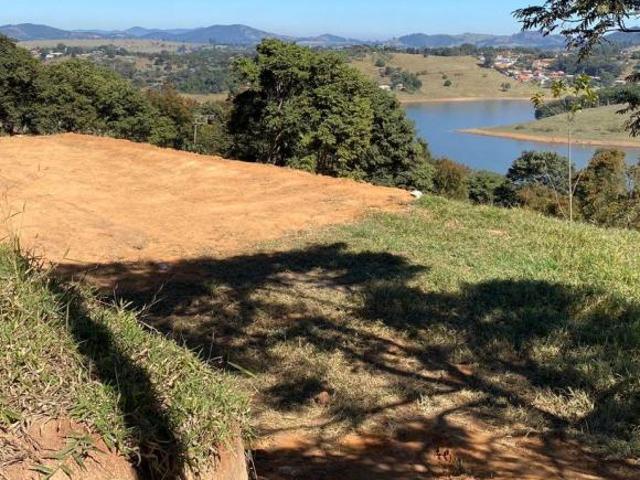 Terreno com vista e acesso para represa