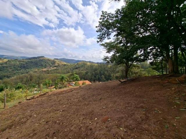 Terreno com Vista Panorâmica para as Montanhas – 3.000 m² – Serra Negra / Amparo