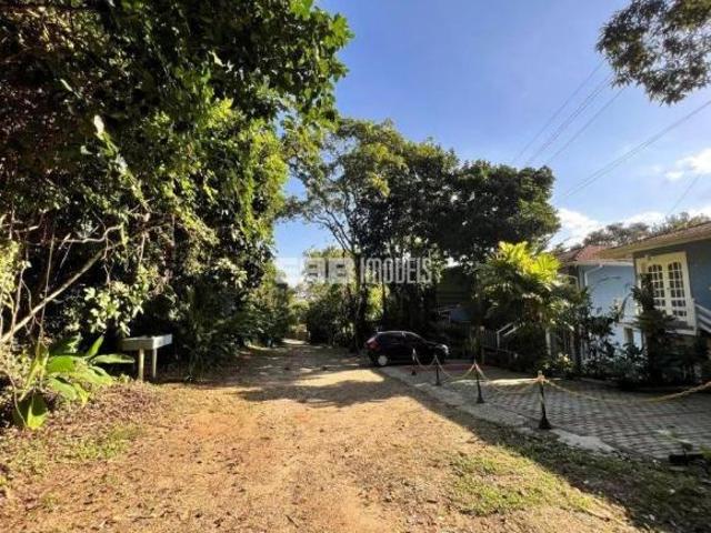 Terreno com vista para o mar no alto da Praia Vermelha, Ubatuba