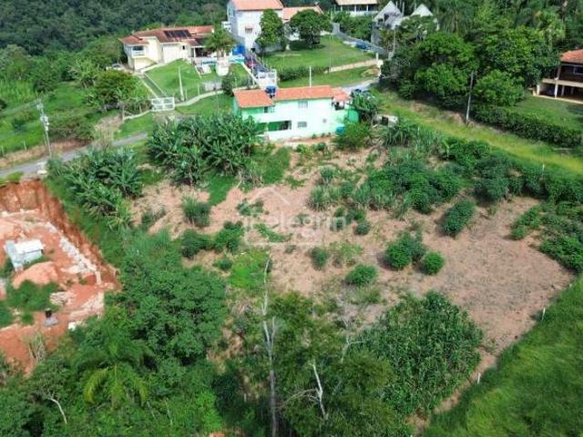 Terreno com vista para a represa