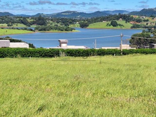 Terreno com Vista para Represa