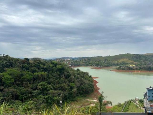 Terreno com vista pra represa em condomínio fechado, Igarata