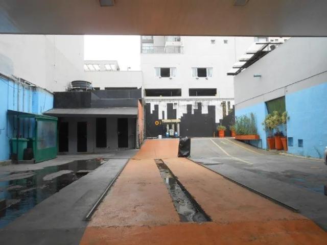 Terreno com vocação para posto de gasolina, farmácias e lojas