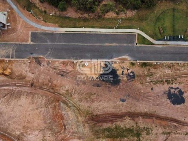 Terreno com aproximadamente 258m² no Condomínio Florais Safira