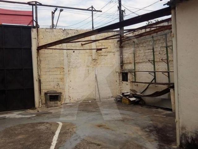 Terreno com aproximadamente 315 metros, área para escritório e garagem