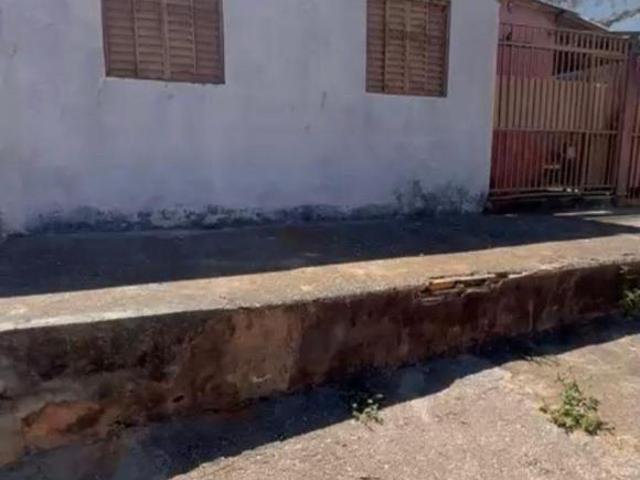 Terreno com área de 150m² contendo 3 kit nets