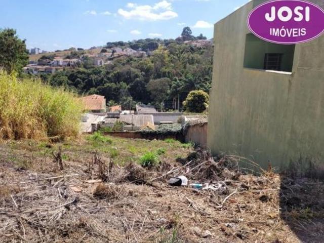 Terreno com área total de 212 m² sendo 5 metros de frente, no Jardim Santa Inês ao lado do Jardim Pa