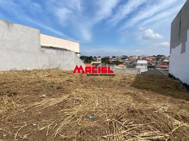 Terreno com boa localização na zona leste!