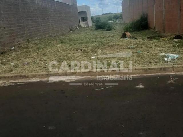 Terreno com boa localização, próximo escola e creche