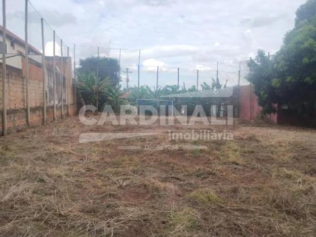 Terreno com boa localização, próximo escola e creche
