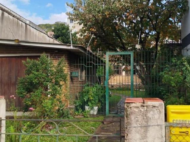 Terreno com Casa na Plácido de Castro