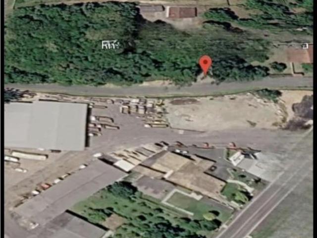 Terreno com casa a venda a 100 metros da Rodovia em Almirante Tamandaré PR
