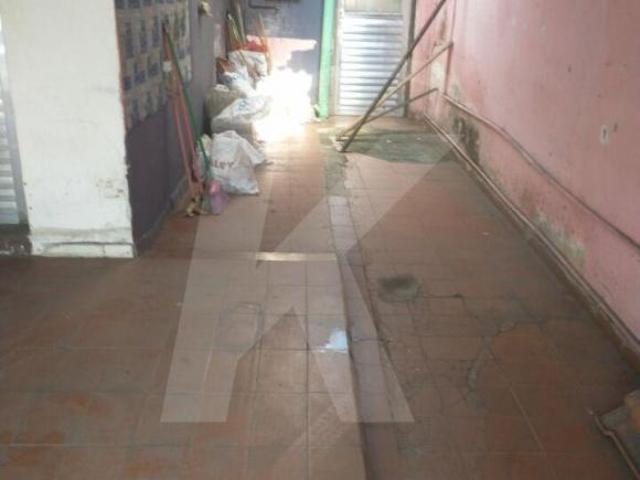 Terreno com Casa antiga