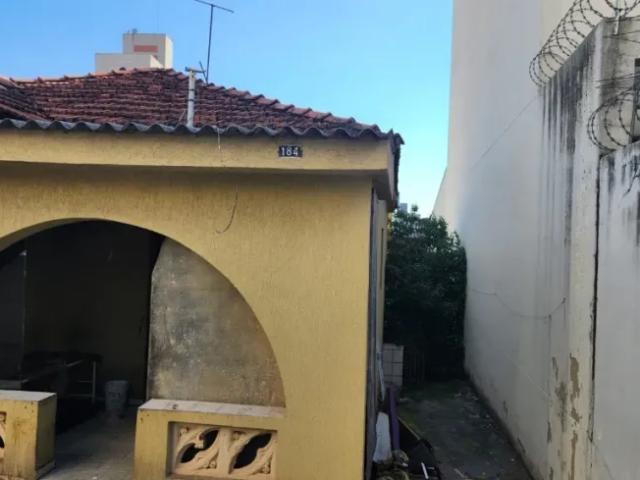 Terreno com casa antiga a Venda no Centro de Osasco