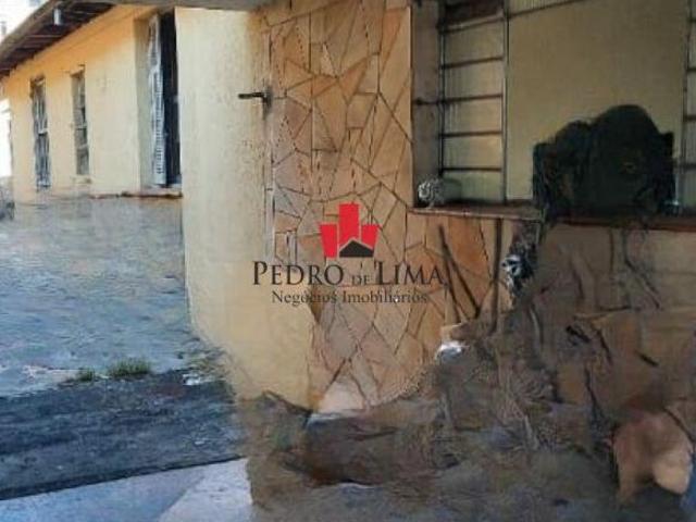 Terreno com Casa Antiga na Penha