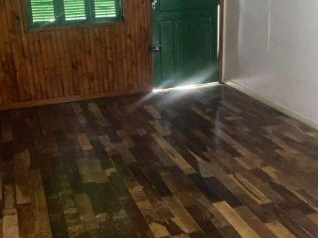 Terreno com casa com 3 dormitórios à venda por R$ 383.000 Vila Imbuhy Cachoeirinha/RS