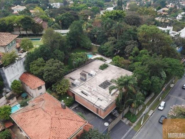 TERRENO COM CASA DE 3.100M² NA REGIÃO DA CIDADE JARDIM ZER1