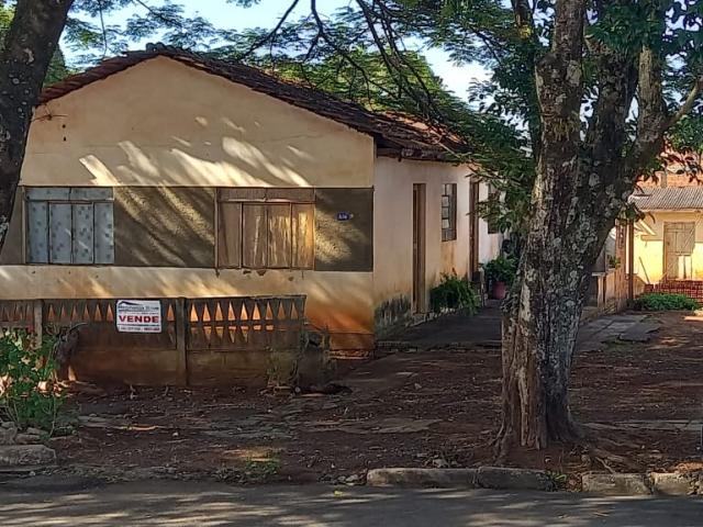 TERRENO COM CASA SIMPLES NO CENTRO DE ARAPOTI/PR
