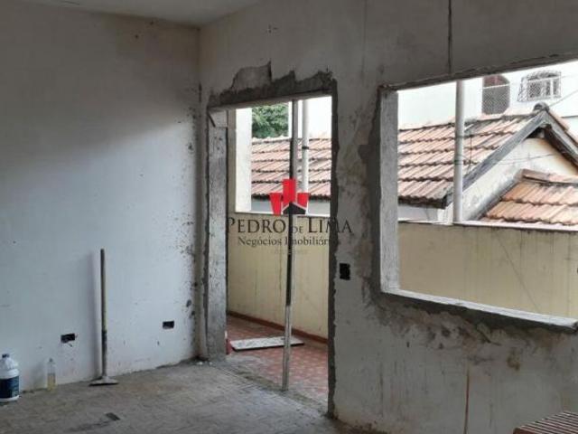 Terreno com casa térrea e quintal próximo do metro Penha