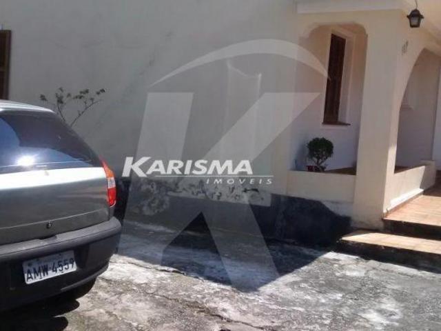 Terreno com casas velhas Ótima localização