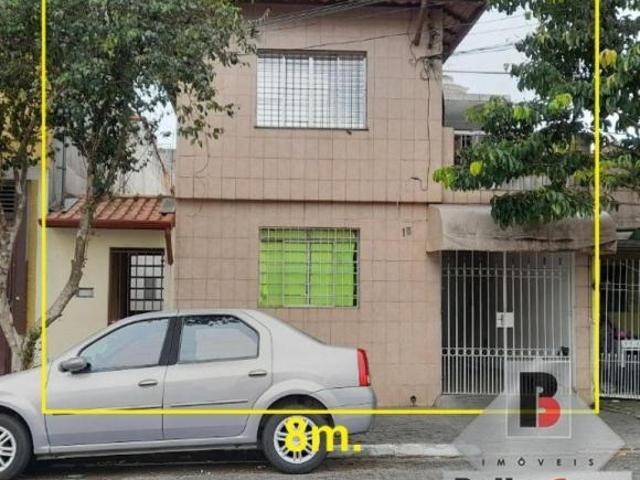 Terreno com casas antigas