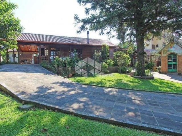 Terreno com chalé de madeira no Cristal em Porto Alegre