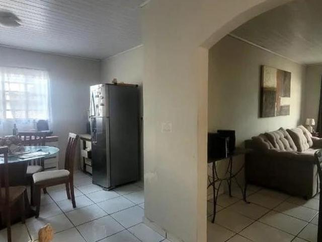 Terreno com Duas Casas no Atuba