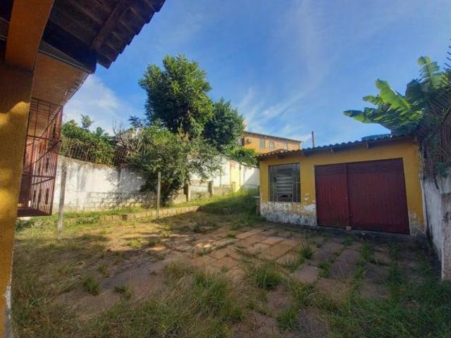 Terreno com duas casas no Bairro Santa Tereza na capital