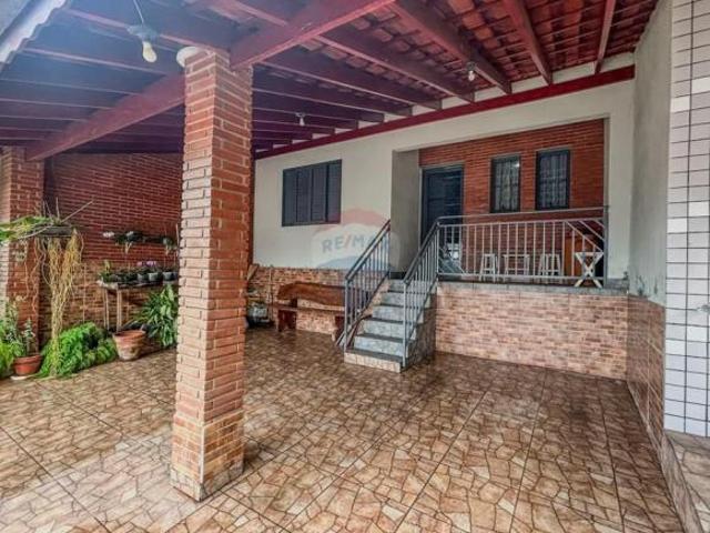 TERRENO COM DUAS CASAS NO CENTRO DA CIDADE DE MOGI MIRIM