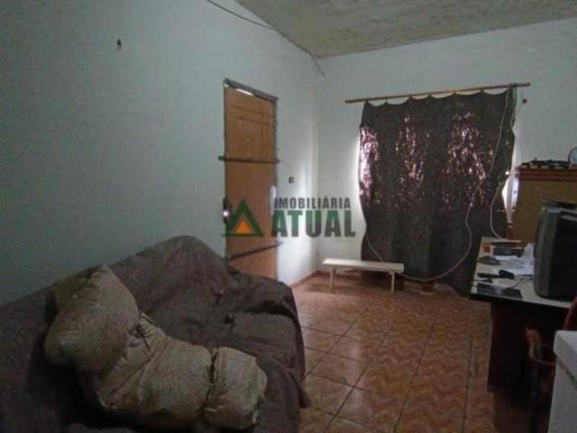 TERRENO COM DUAS CASAS A VENDA NA REGIÃO LESTE