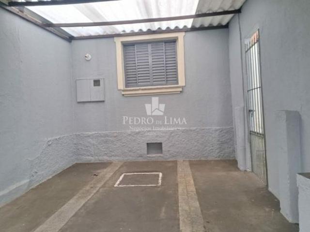Terreno com duas casas antigas, ideal para construtores com 256 m² na Vila Guilhermina