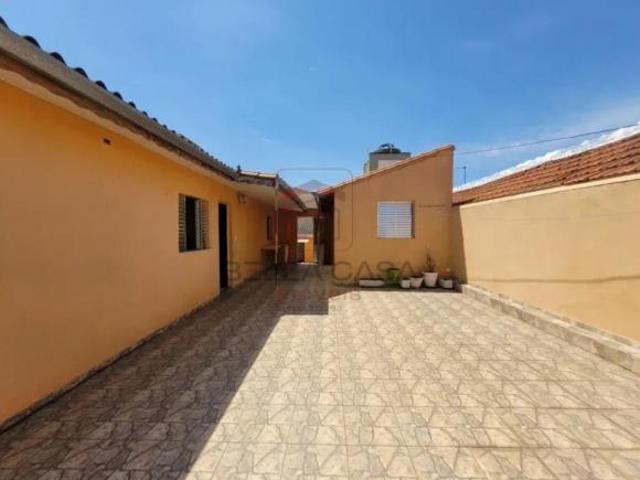 Terreno com duas casas e salão comercial
