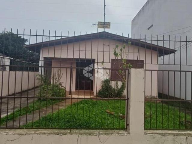 TERRENO COM DUAS CASAS EM NITERÓI